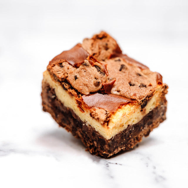 Chocolate chip cookie cheesecake bars (single) – Blue Moon Bakery